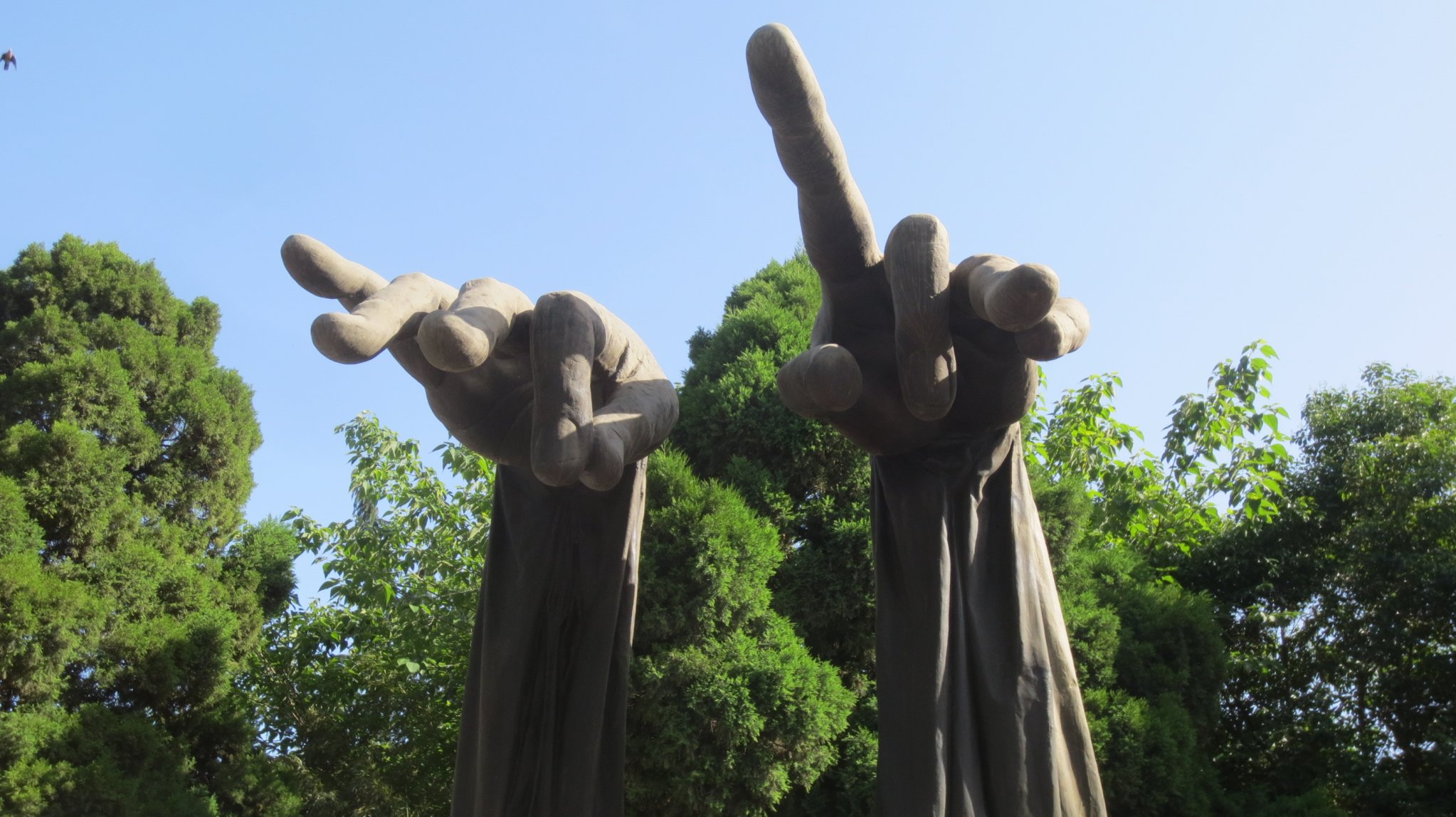 puppet hands – Wandering Way